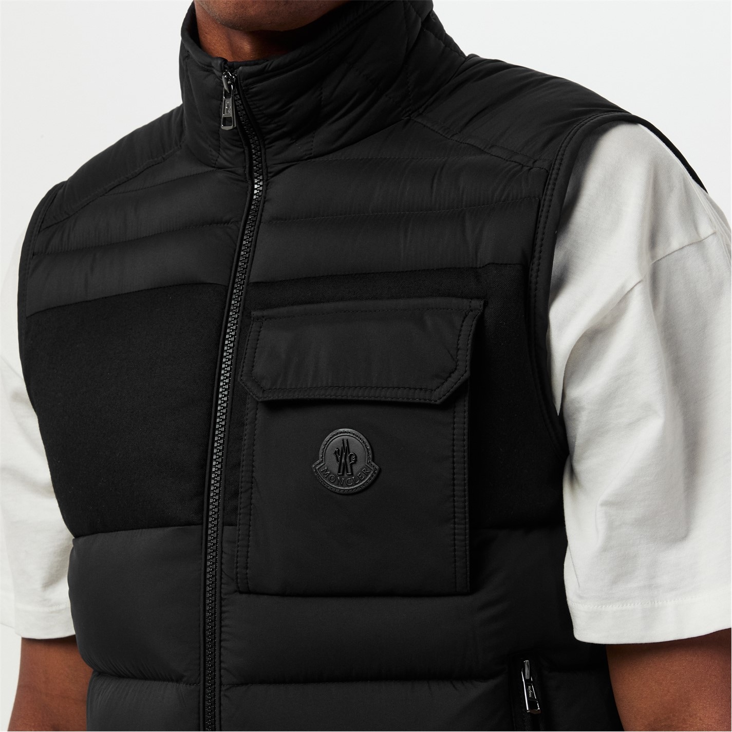 MONCLER | Men's Edit Quilted Sleeveless Gilet | Men | Black 999 | Flannels