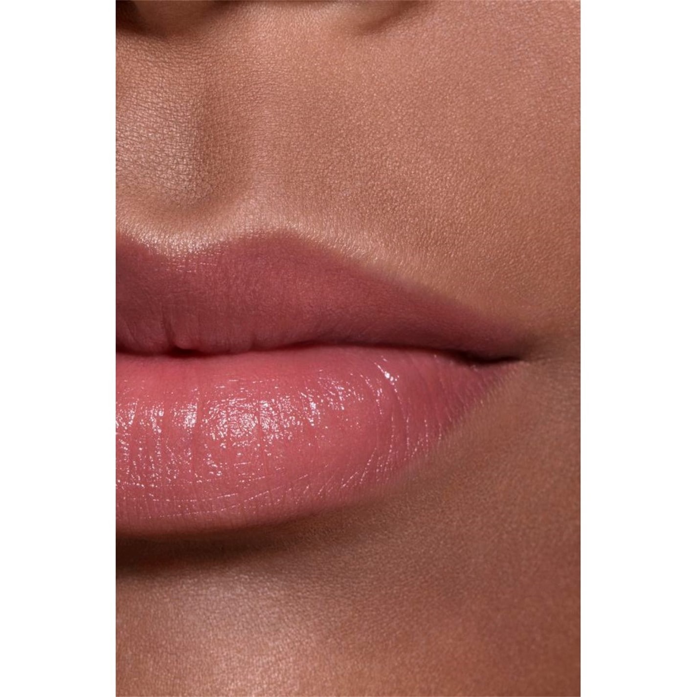 CHANEL | LES BEIGES LIP BALM Hydrating Lip Care With A Subtle Healthy ...