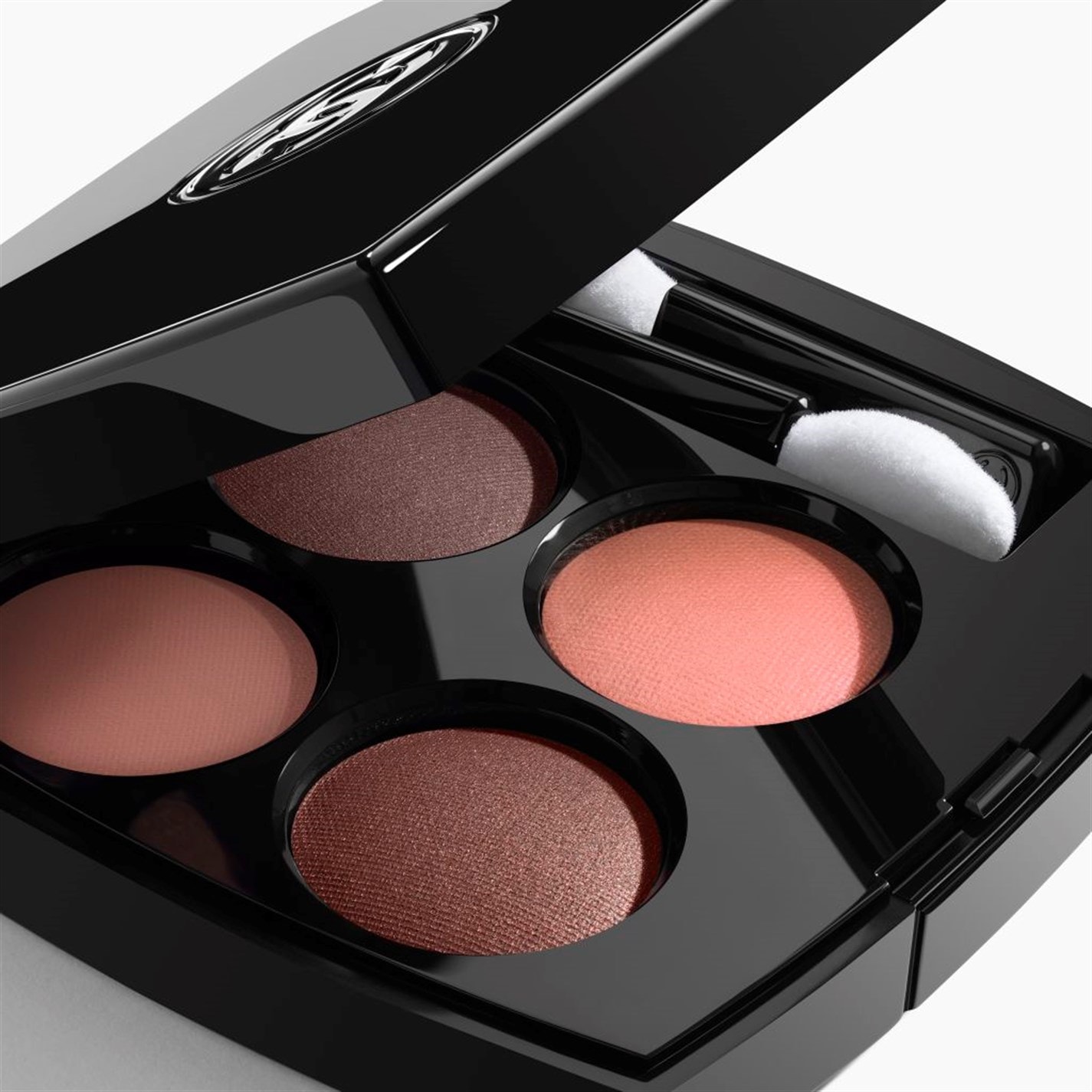 CHANEL | LES 4 OMBRES Multi-Effect Quadra Eyeshadow | Unisex | Eyeshadow | Flannels