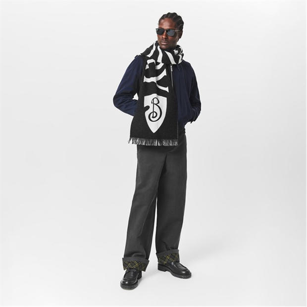 BURBERRY | Football Logo-Intarsia Scarf | Unisex | Black | Flannels